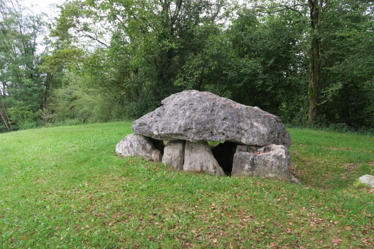 The dolmen tour in ecomobility - BUZY Pedestrian - Gourette - Pyrénées ...